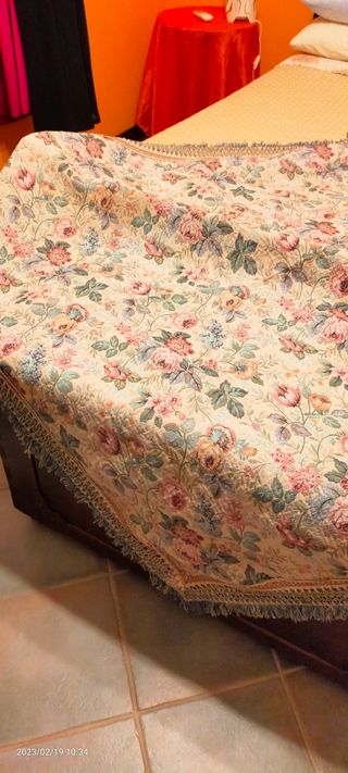 copritavolo quadrato in tessuto damascato