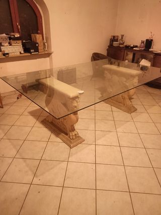 Tavolo in vetro e marmo