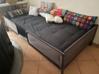 Letto  alluminiò con sponde tessili 