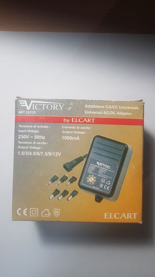 Alimentatore adattatore universale 1000mA 
