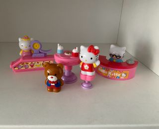 FIGURITAS HELLO KITTY Y HELADERÍA de segunda mano por 10 EUR en ...