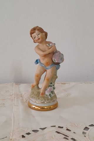 statuina in porcellana