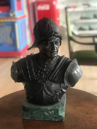 Mezzo Busto