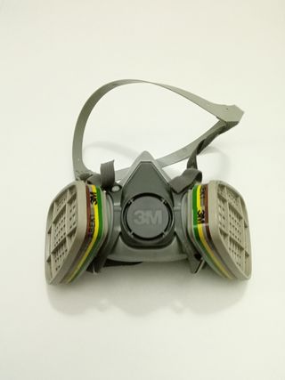 semimaschera 3M riutilizzabile usata