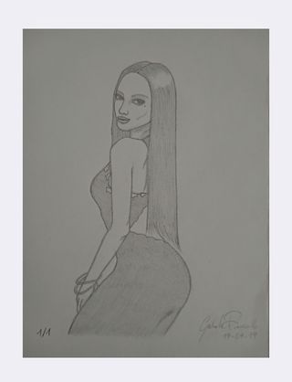 disegno ragazza a matita 