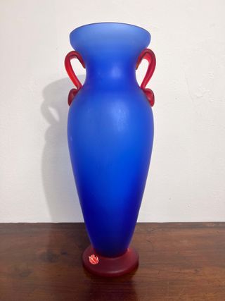 Vaso in vetro di Murano blu con anse rosse