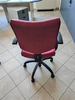 Sedia girevole con ruote