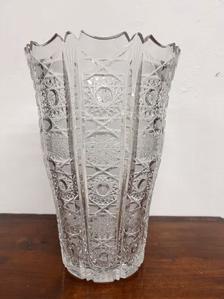 Vaso cristallo Boemia con decorazione geometrica.