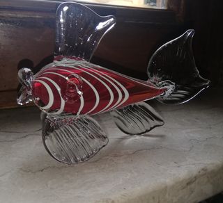 Scultura vetro di cristallo: pesce rosso striato
