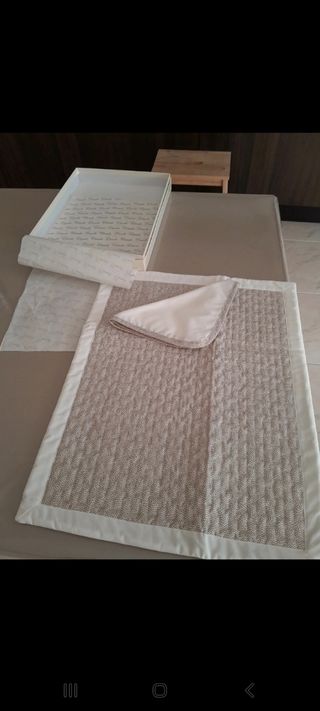 tovaglietta + un tovagliolo per colazione  