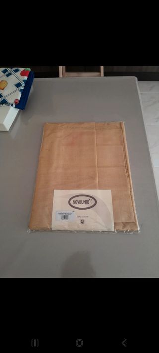 tovaglia color oro rettangolare +  4 tovaglioli