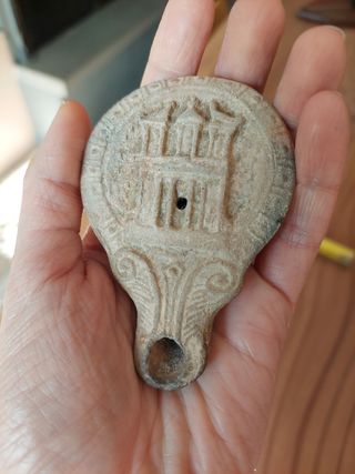 2 Lampade. Vaticano e Petra (Giordania)