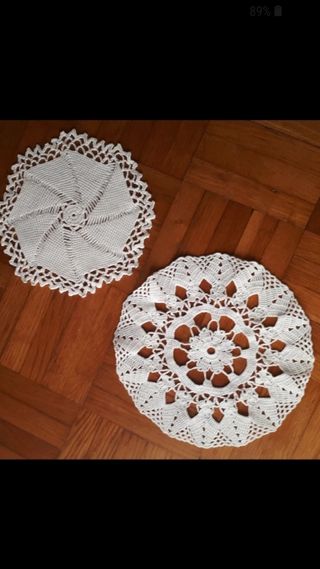 N.2 centrini vintage fatti a mano cm. 16 e 18