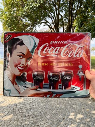 Bellissima placca di metallo da appendere al muro 