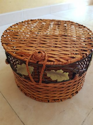 Cestino decorato, con coperchio