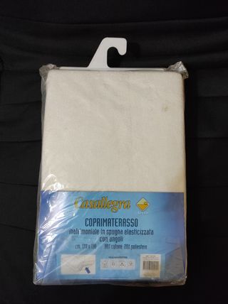 Coprimaterasso matrimoniale in spugna elasticizzat