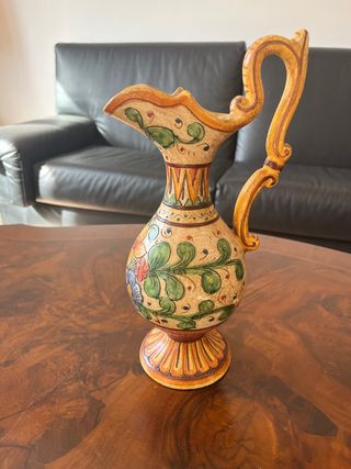 Caraffa dipinta a mano