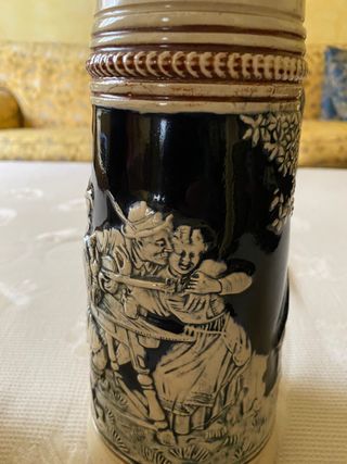 Due boccali birra in ceramica 