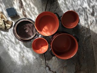 set 4 pentole NUOVE e 1 coperchio in terracota