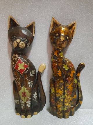Gatti etnici di legno
