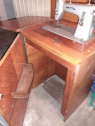 Mobile con macchina cucire a pedale ZENAT vintage