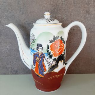 Teiera giapponese in fine porcellana 