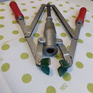 Tappatrice a 2 leve per tappi sughero e sintetici