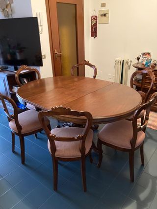 TAVOLO ARTIGIANALE IN NOCE