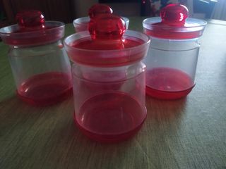 4 barattoli in plastica 