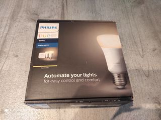 Starter Kit E27 - Philips Hue - colore Warm White