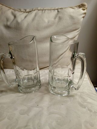 Due Pregiate ed Eclettiche Brocche da Tavola