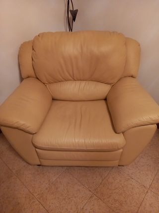 poltrona in pelle color ocra