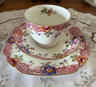 Tazza da thè con doppio piattino 