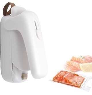 Sigillatore con taglierino incluso.