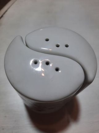 Soliera e pepe dipinti a mano