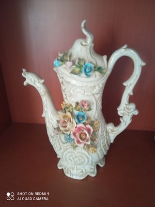 brocca antica Capodimonte in porcellana 