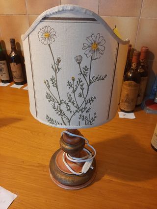 Lampada in legno per comodino/tavolo