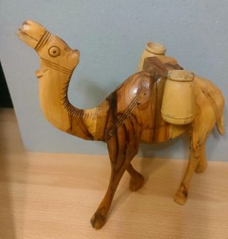 Cammello in legno 