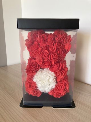 Orsetto di rose rosse 