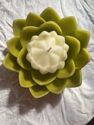 Candela decorativa a forma di fiore di loto
