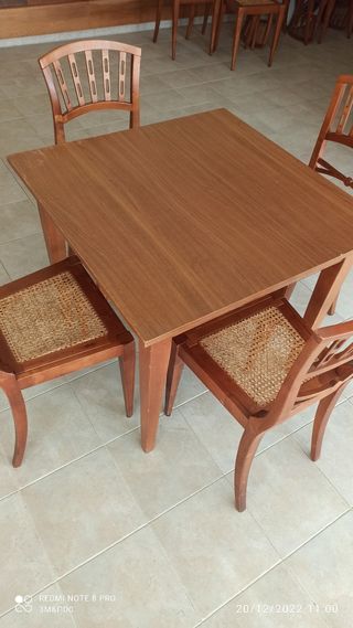 11 Tavoli 40 Sedie e 6 prolunghe
