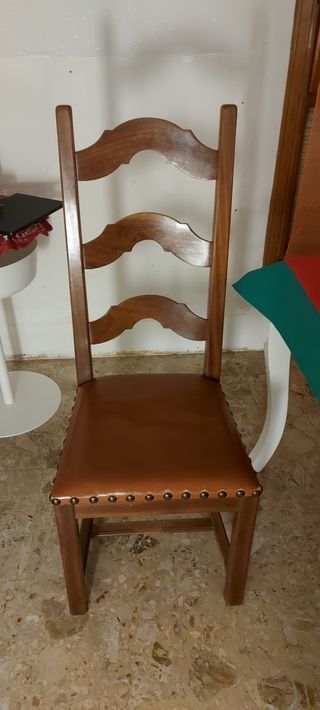 Sedie in legno e pelle