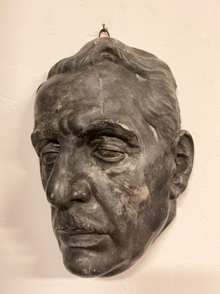 Testa in ceramica modellata di Carducci