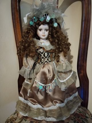 Bambola in porcellana 