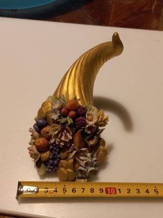 Cornucopia ceramica fatta a mano