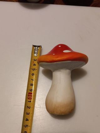 fungo in ceramica dipinta