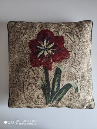 Cuscino con motivo floreale