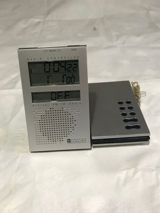 SVEGLIA/RADIO OREGON SCIENTIFIC MOD. RRM 112/IT