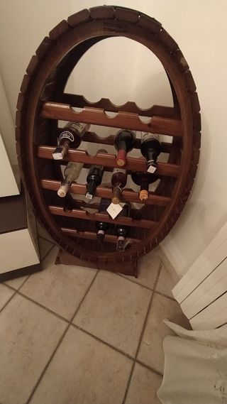 sezione di botte porta bottiglie 