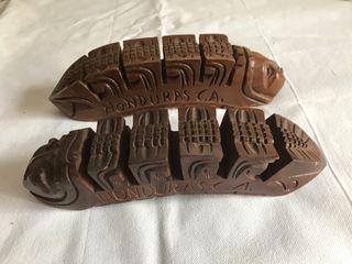 DUE PORTALETTERE DA TAVOLO ETNICI, ANNI 70